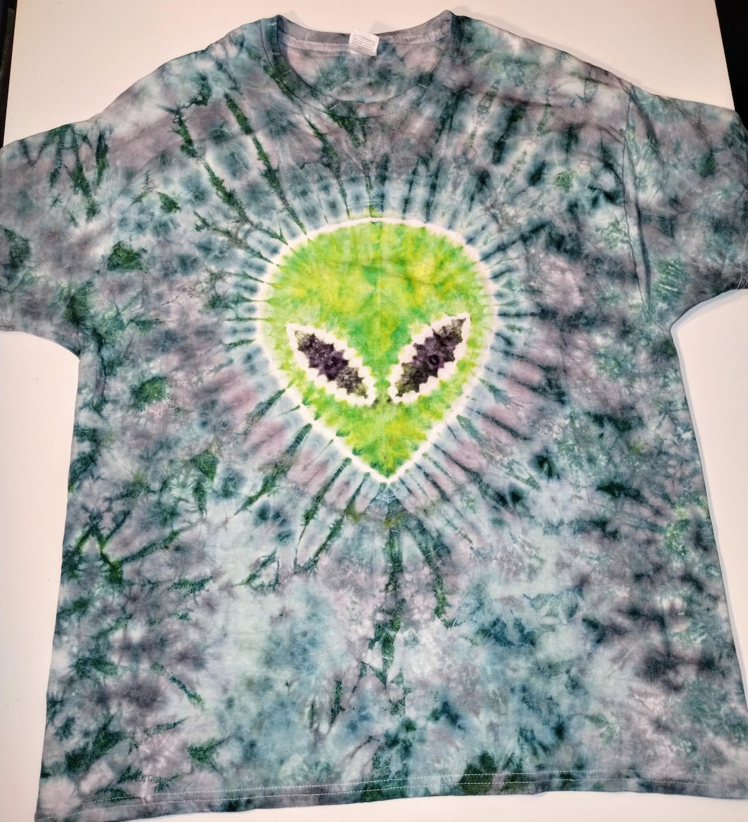 Custom Alien With Ufo and Beam Tie Dye T-shirt - Etsy