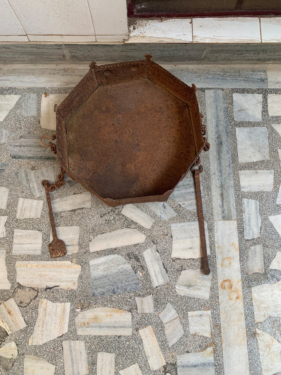 Old Traders Shudh Deshi Style Heavy Iron Sigdi Griller Heater Oven/iron ...