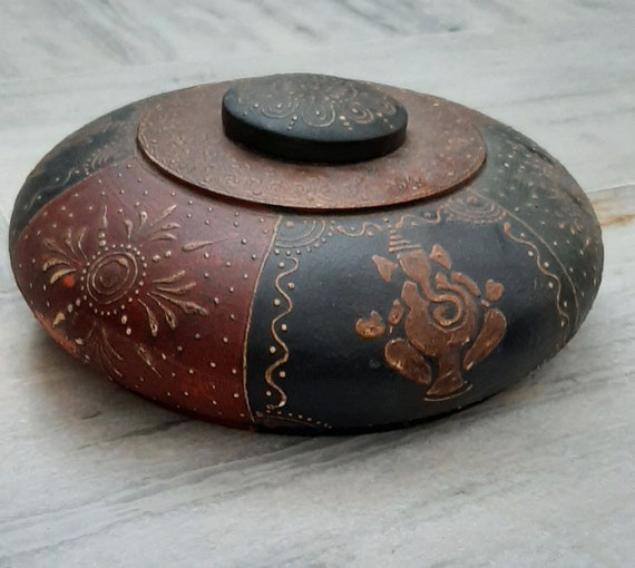 Vintage Wooden Painted Opium Box/hand Carved Round | Etsy