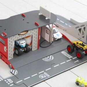 Toy Car Adventure Set: Interlocking Puzzle Roads, Garages, and Bridges ...
