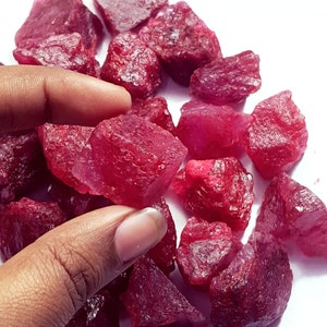 Natural Red Beryl Rough Loose Gemstone Certified Between 90 to 100 ...