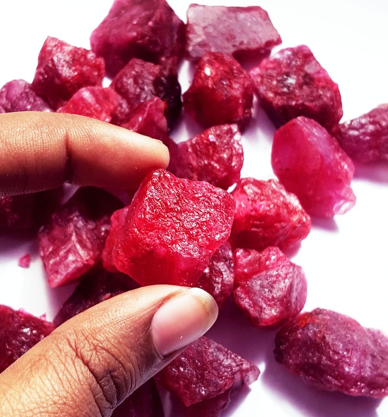 Natural Red Beryl Rough Loose Gemstone Certified Between 90 to 100 ...