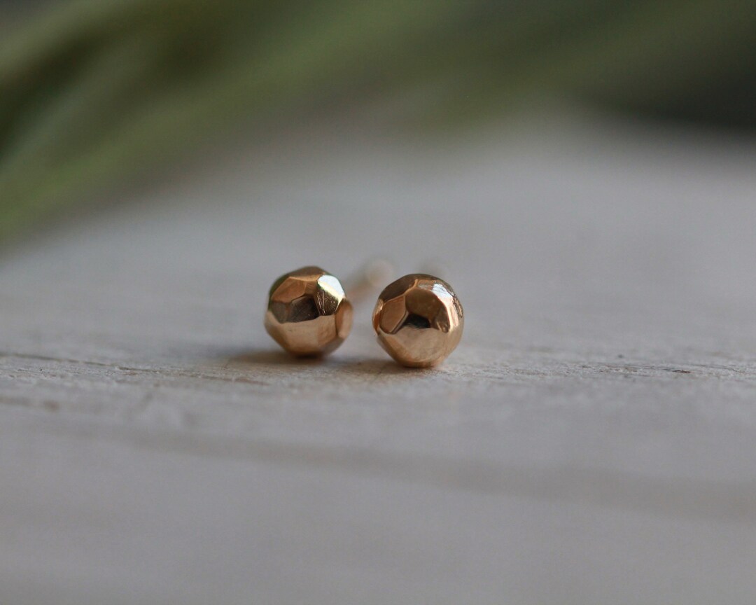 Faceted Solid Gold Pebble Studs - Small 3.5mm Gold Faceted Textured ...