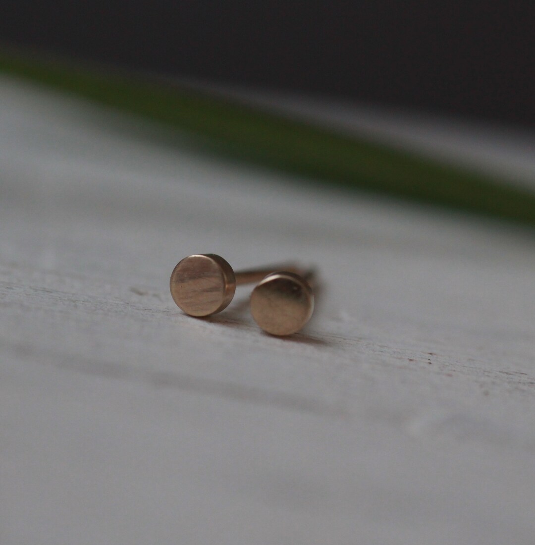 Solid Gold Circle Studs - Small 3mm Gold Round Geometric Disc Stud ...