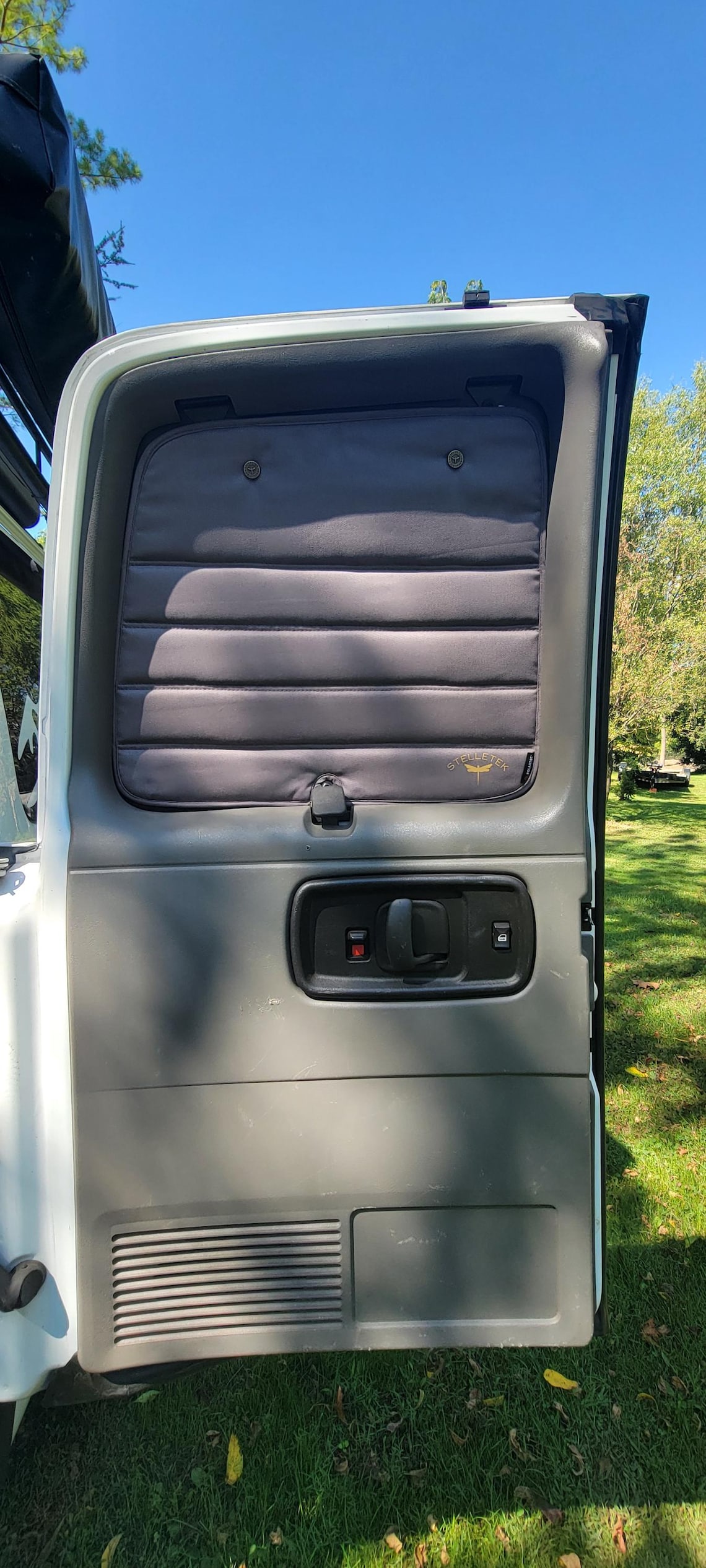 Stelletek GMC Savana / Chevy Express Van Back Barn Door Window Cover ...