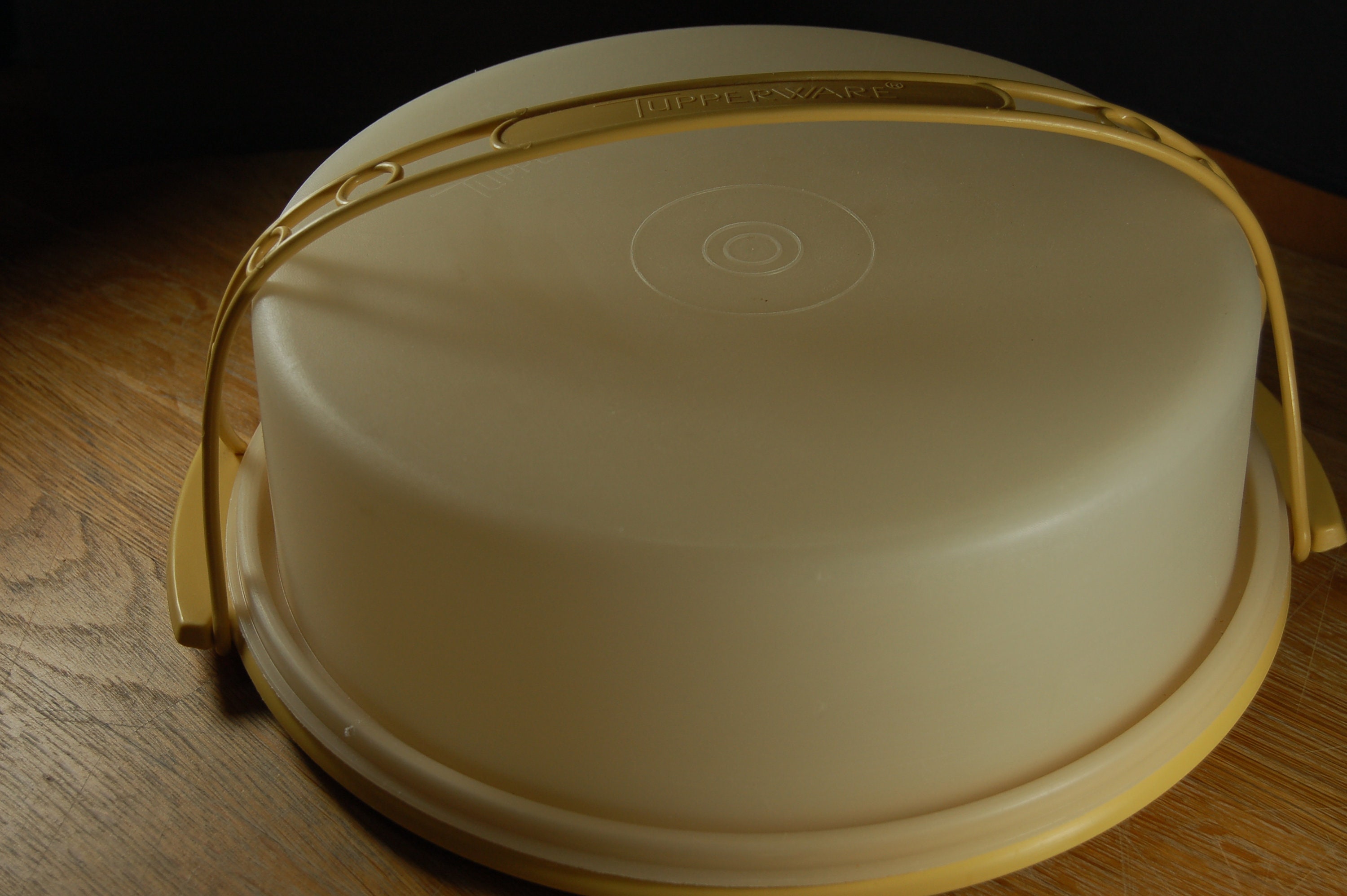 Vintage Tupperware Harvest Gold Cake Carrier With Handle 1970's - Etsy