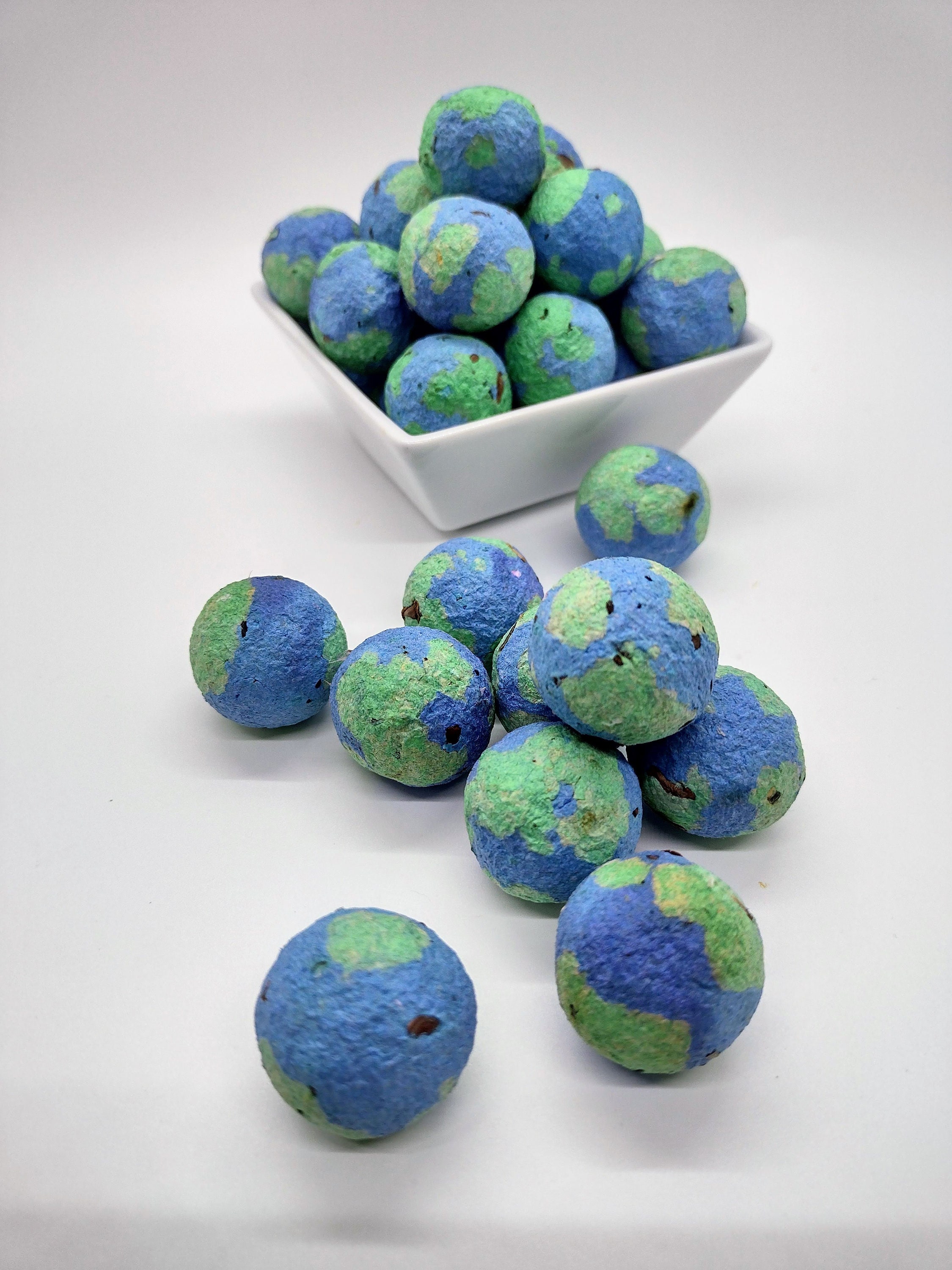 Planet Earth Seed Bomb: US Native Wildflower Pollinator Mix, Eco ...