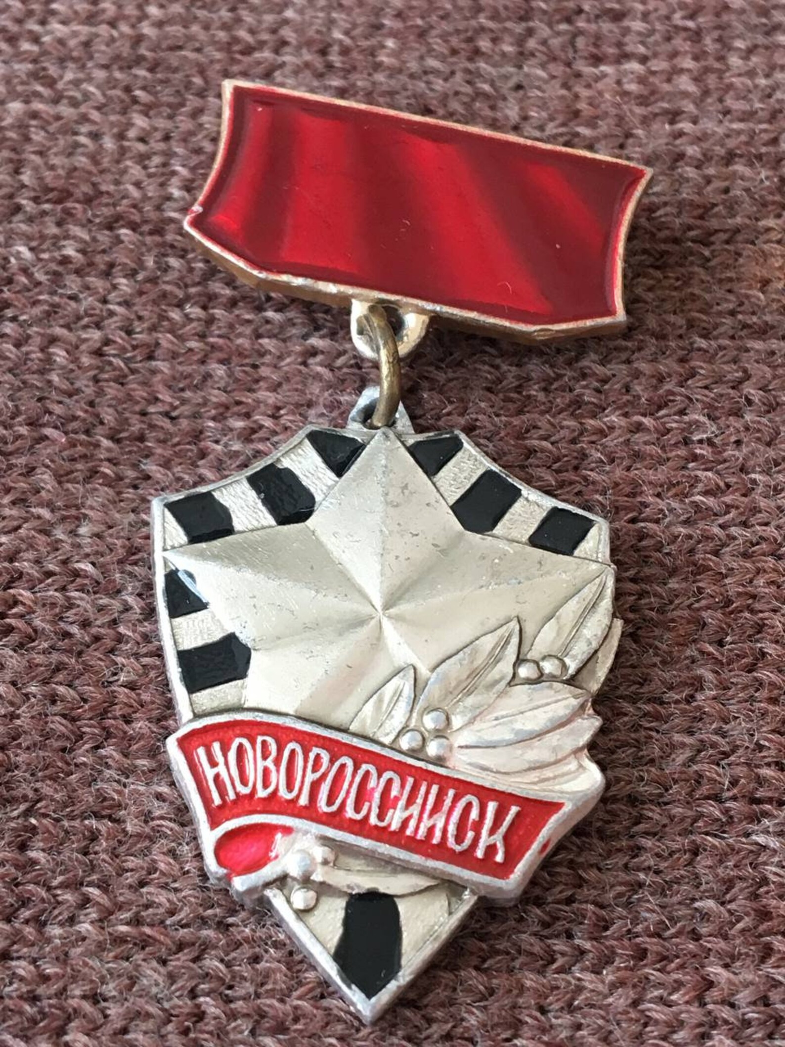 Set of 3 Badges Cities of Heroes Who Showed Special Fortitude in the ...