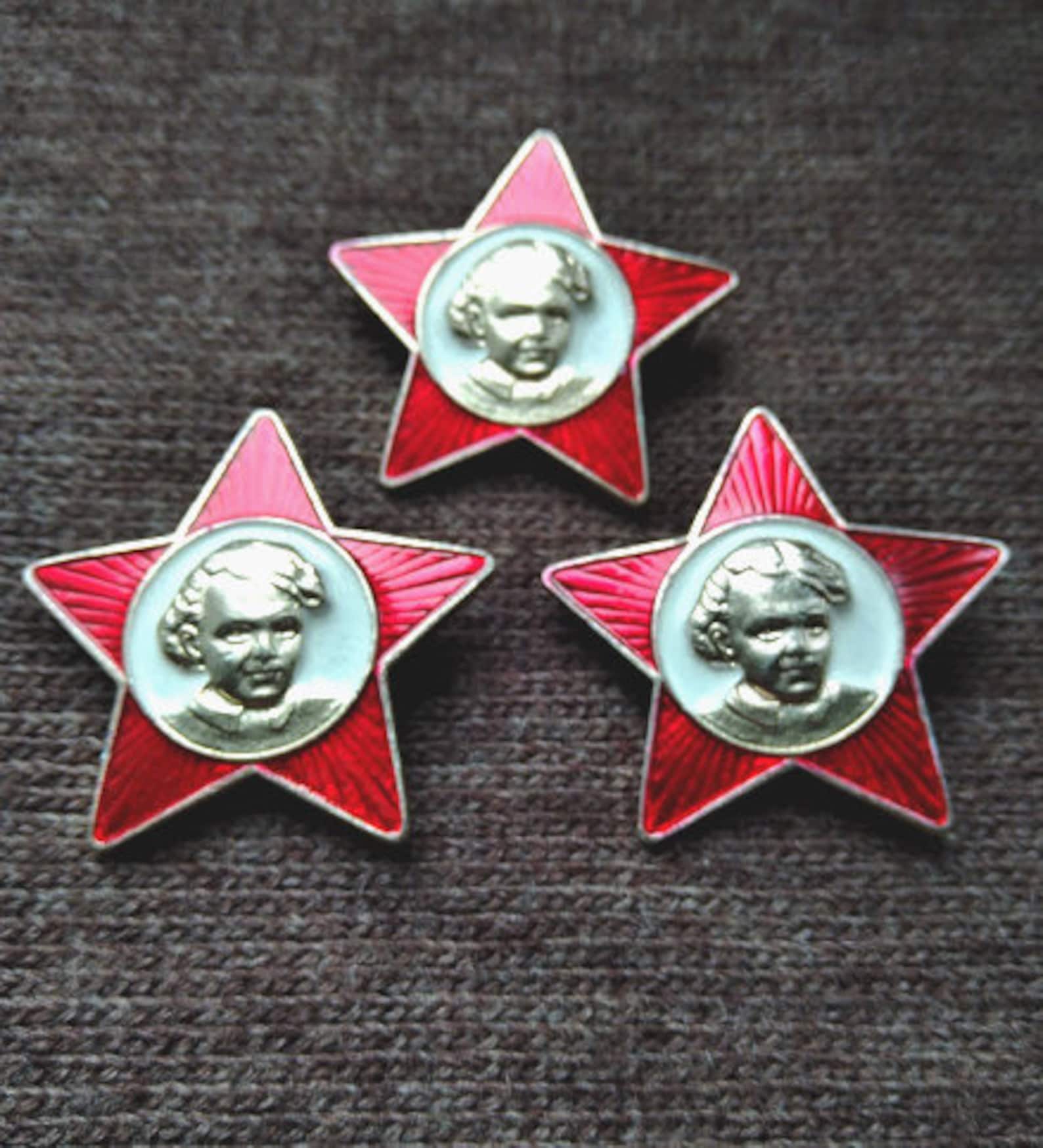 Set of 3 pcs Vintage Soviet pin red star Vintage pin Young | Etsy