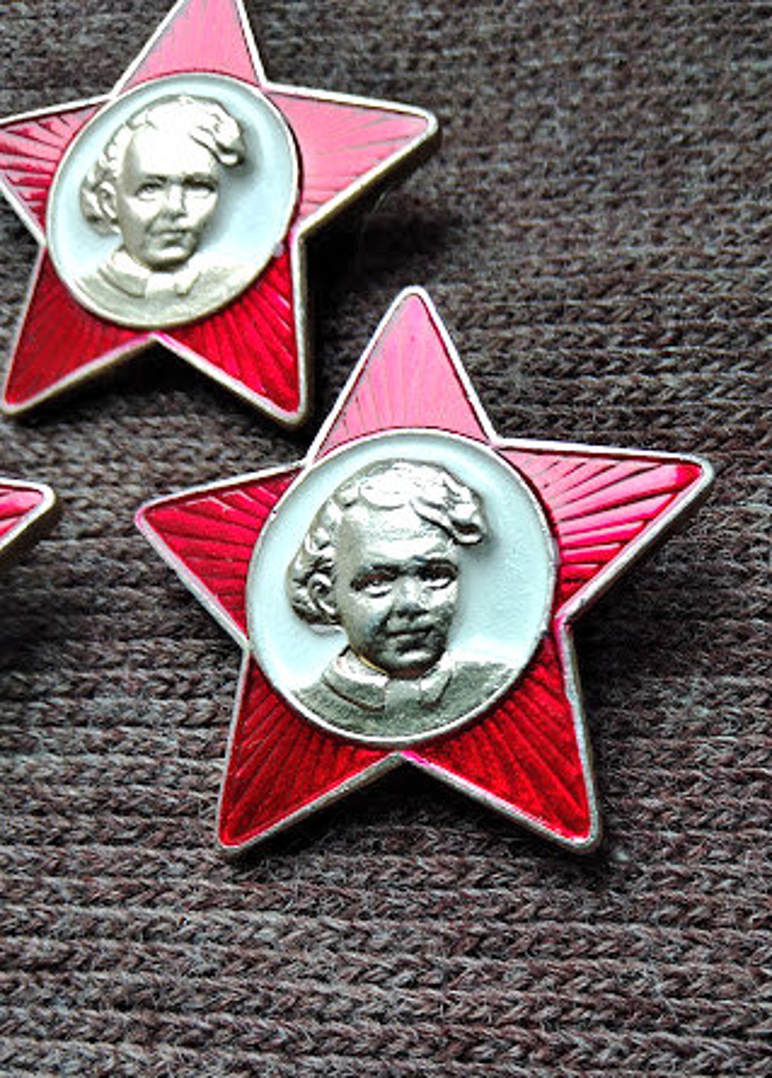 Set of 3 pcs Vintage Soviet pin red star Vintage pin Young | Etsy