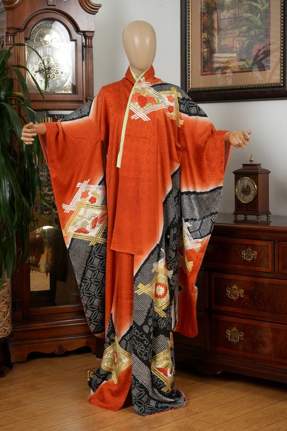 FURISODE KIMONO - DEAR VANILLA - Authentic Japanese Kimonos & Accessories