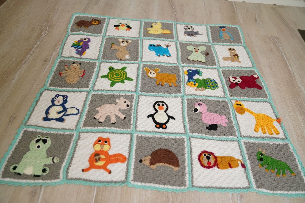 Knitted Animal Baby Blanket, Knit Animals Motif Blanket, Colorful Knit ...