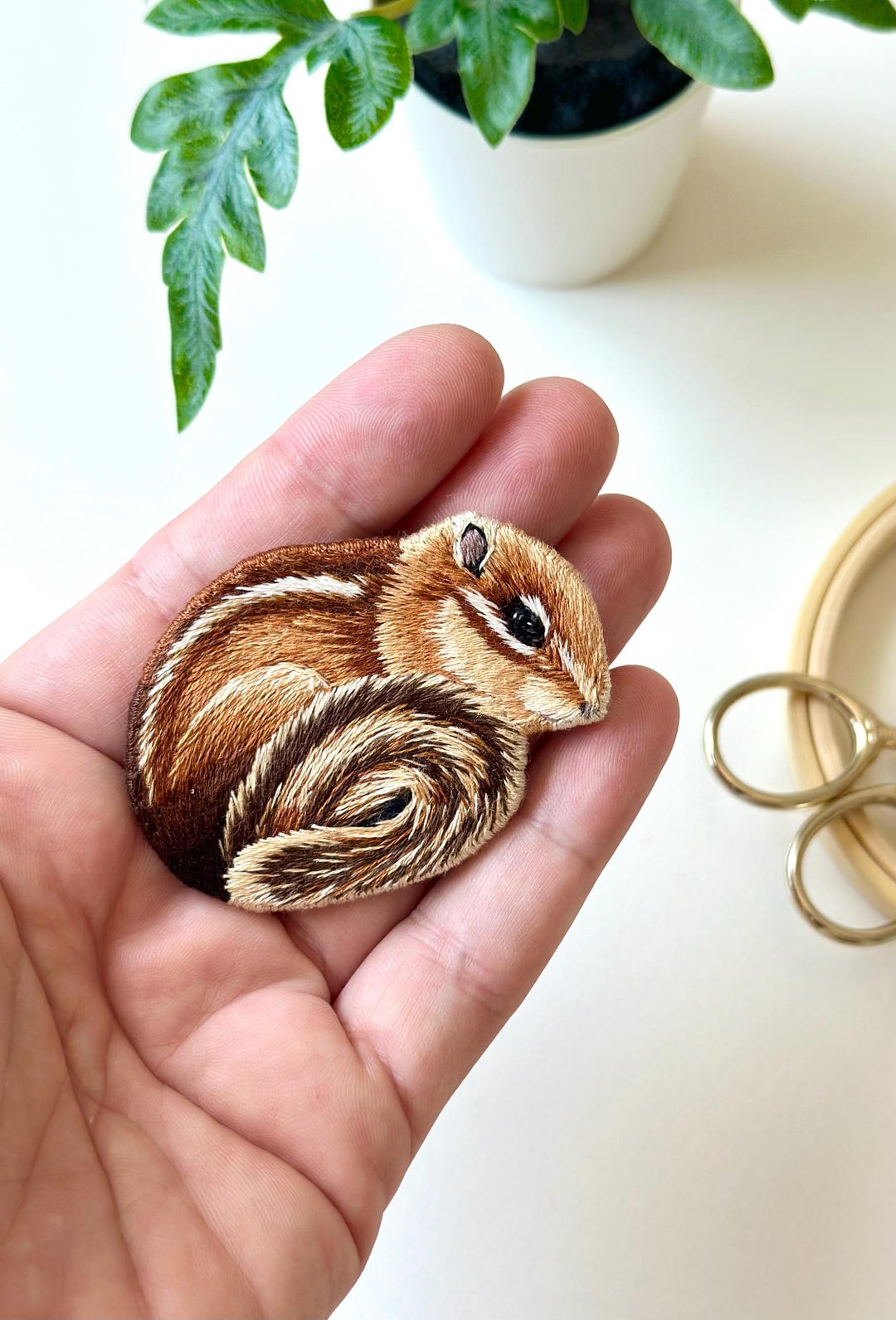 Chipmunk Embroidered Brooch, Hand Embroidery, Brooch Animal - Etsy