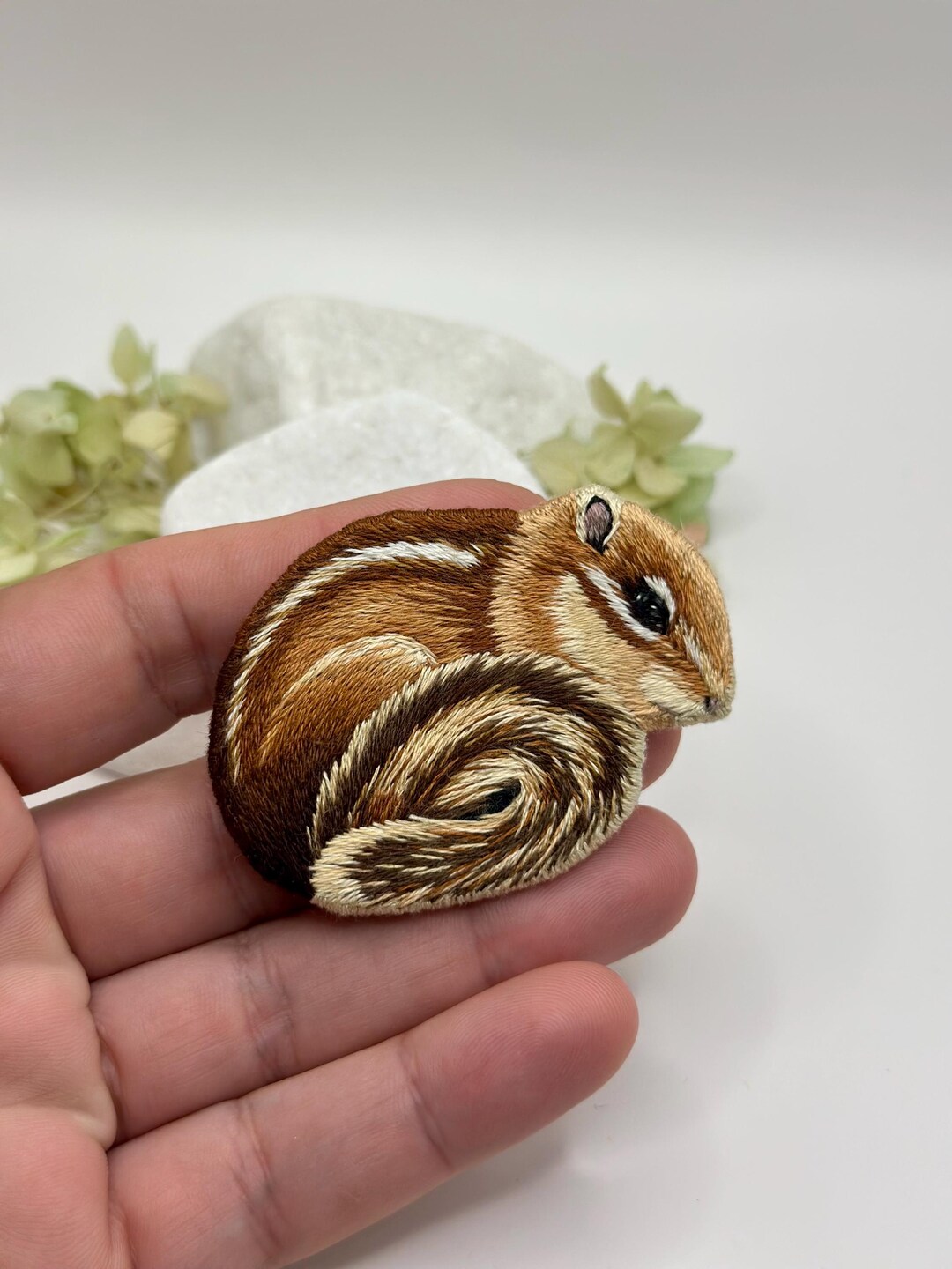 Chipmunk Embroidered Brooch, Hand Embroidery, Brooch Animal - Etsy