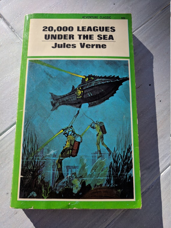 20000 Leagues Under the Sea by Jules Verne - pasarecycle