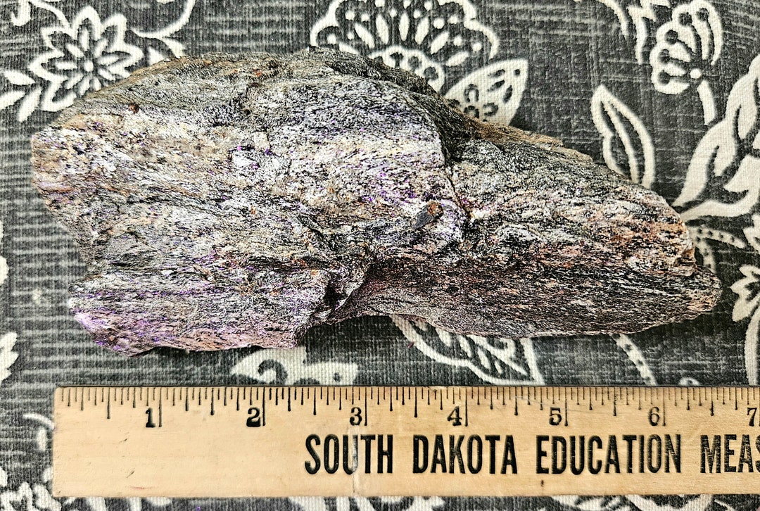 Raw Mica Schist Mix With Garnets // Raw Collection Piece // Office and ...