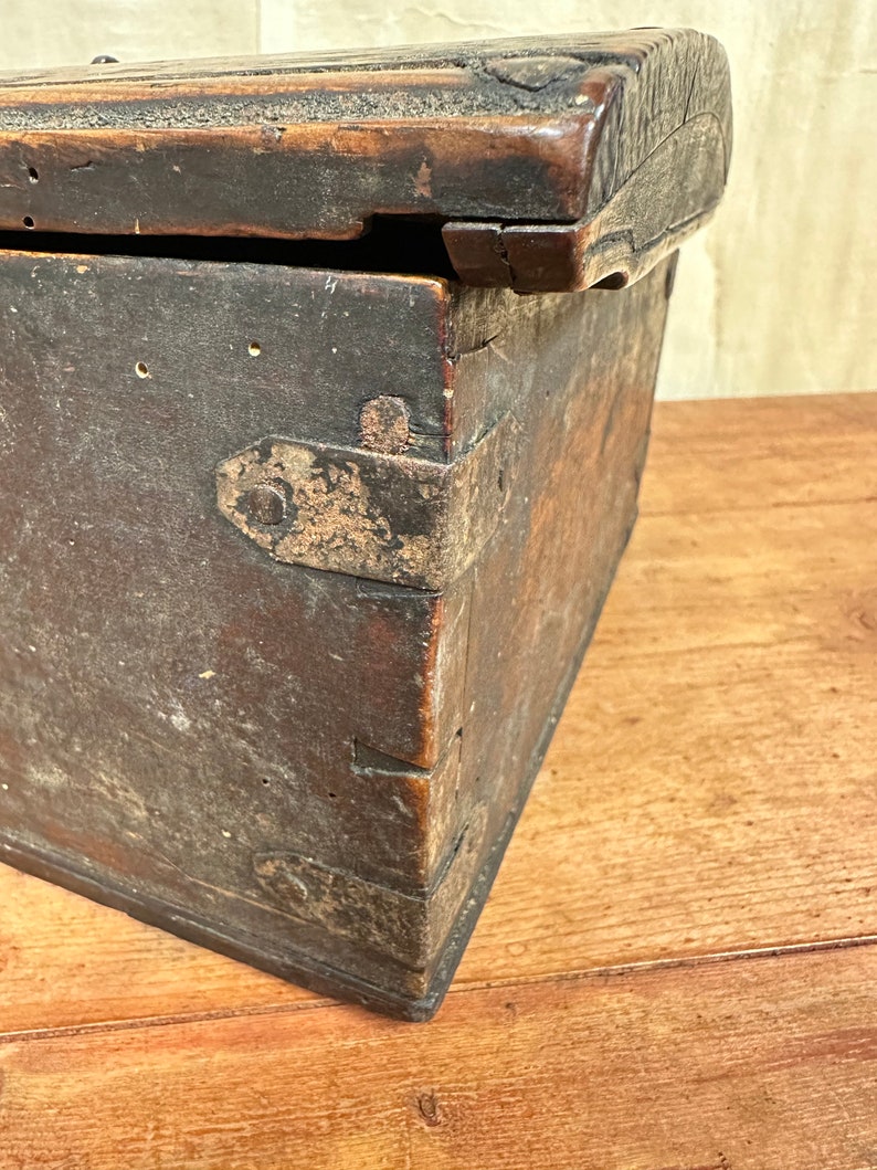 Rare Norwegian Trinket Box 1700s | Antique Nordic Pattern Chest | 18th ...