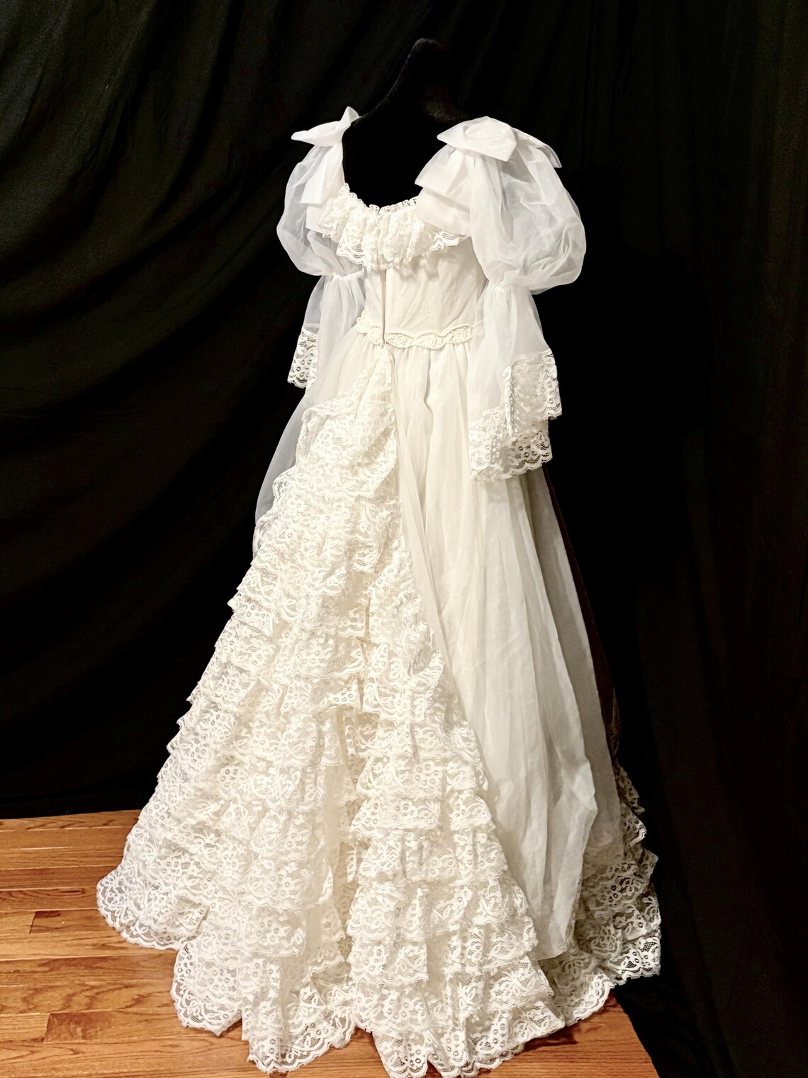 Vintage Wedding Dress, Western Romance, One-hook Bustle, Size 8-10 ...