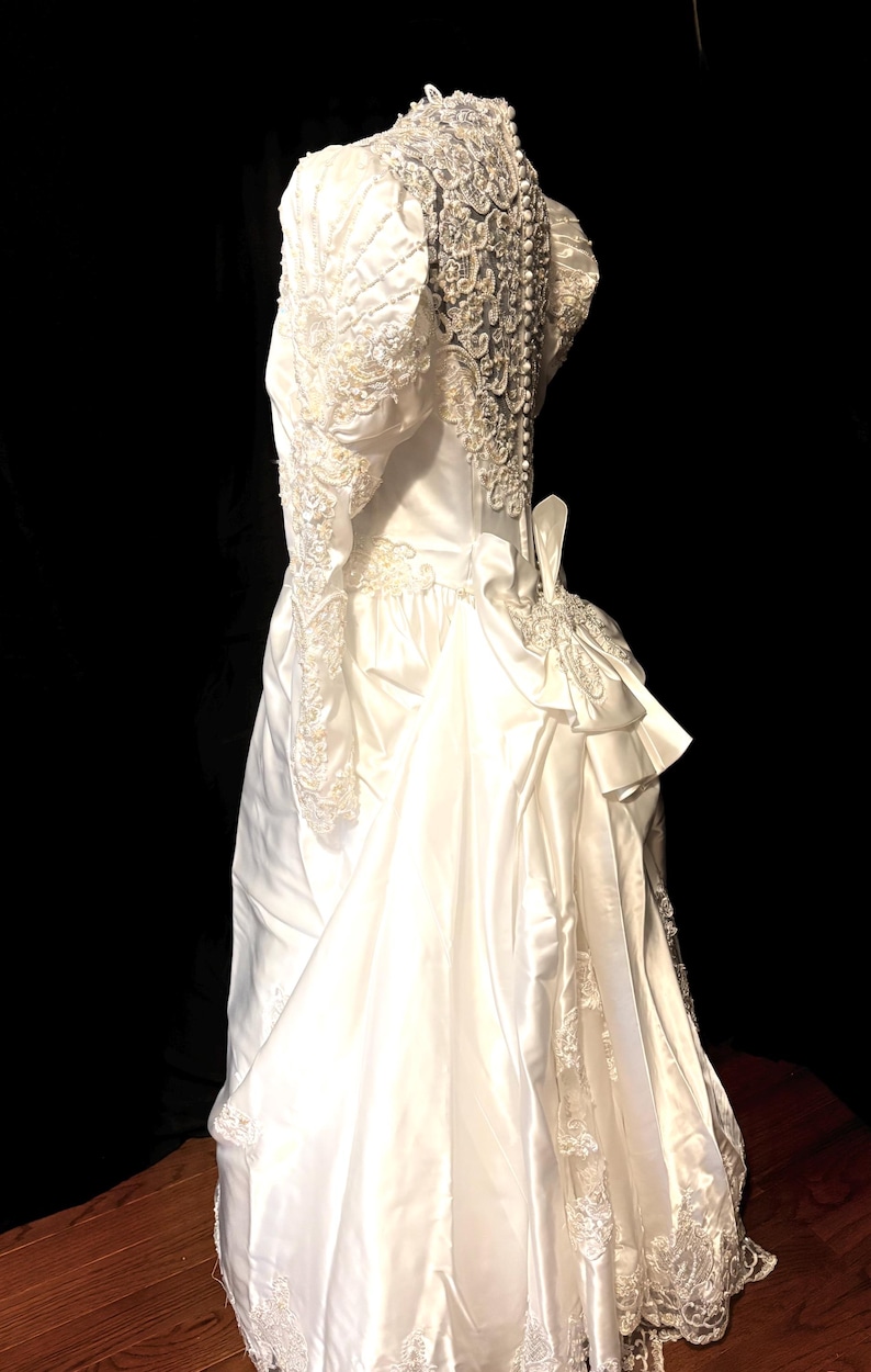 Vintage Alfred Angelo Classic 80s Wedding Dress: Beaded Lace ...