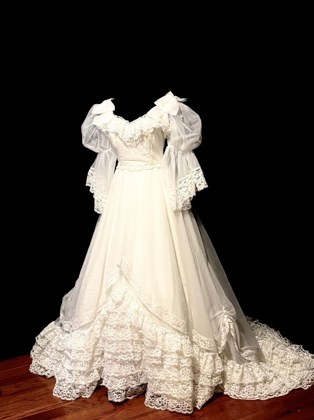 Vintage Wedding Dress, Western Romance, One-hook Bustle, Size 8-10 ...