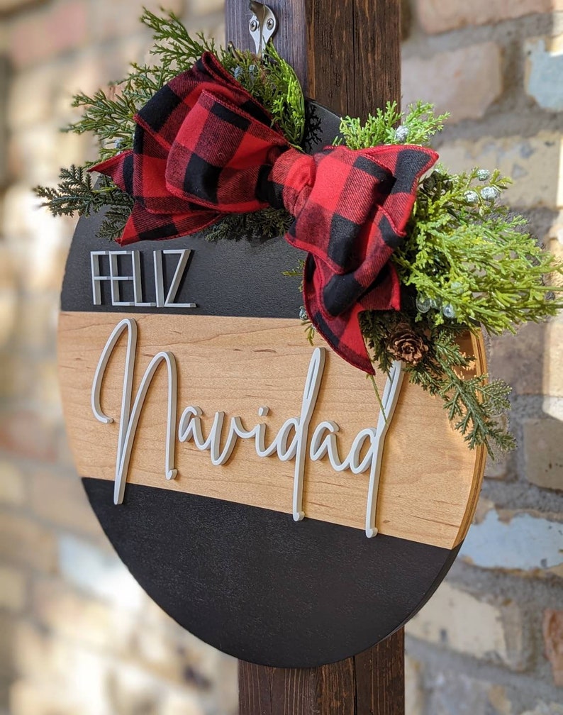 Feliz Navidad Raised Letter Round Wood Door Hanger Door - Etsy