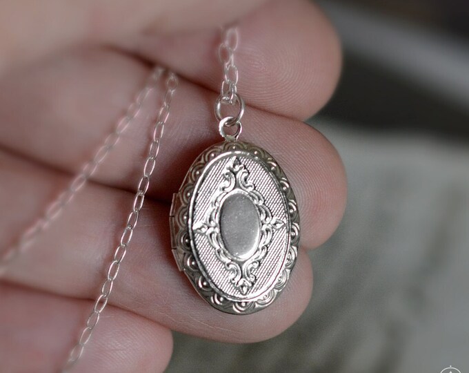 Small Locket, Silver Plated Locket, Vintage Style Locket, , Photo ...