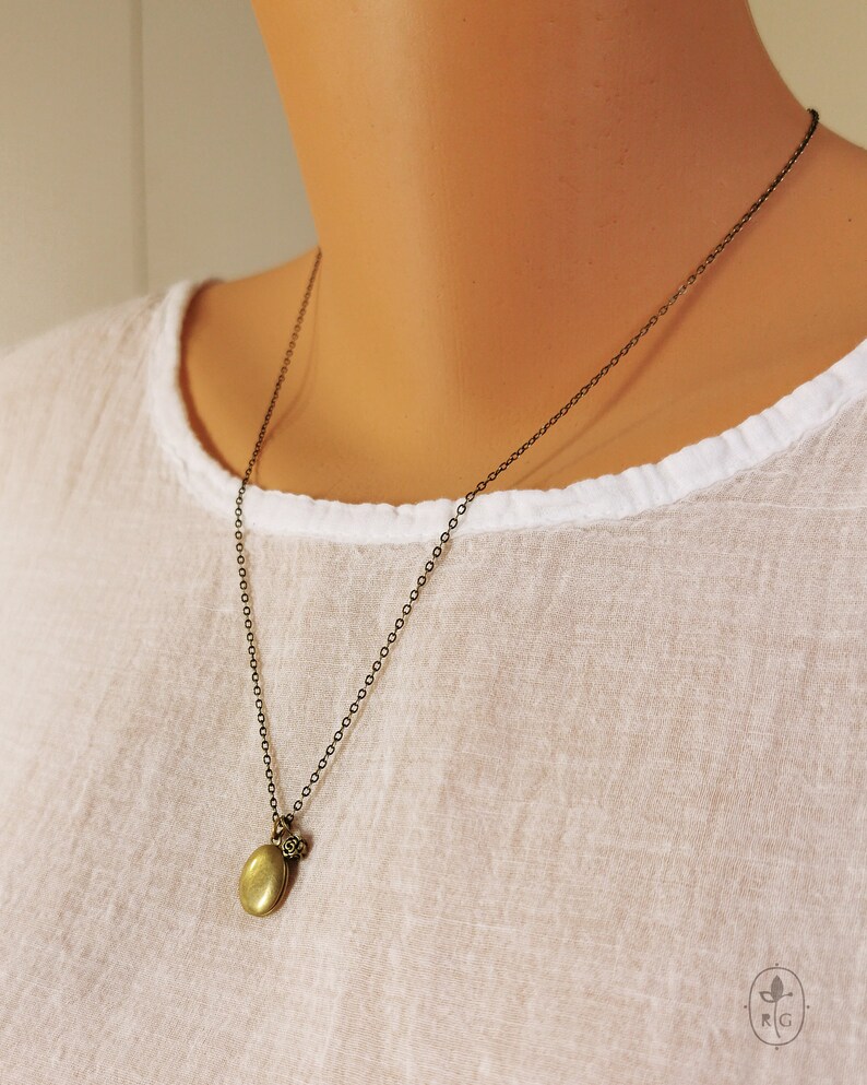 Tiny Oval VINTAGE Brass Locket Rose Bead Small Locket for - Etsy