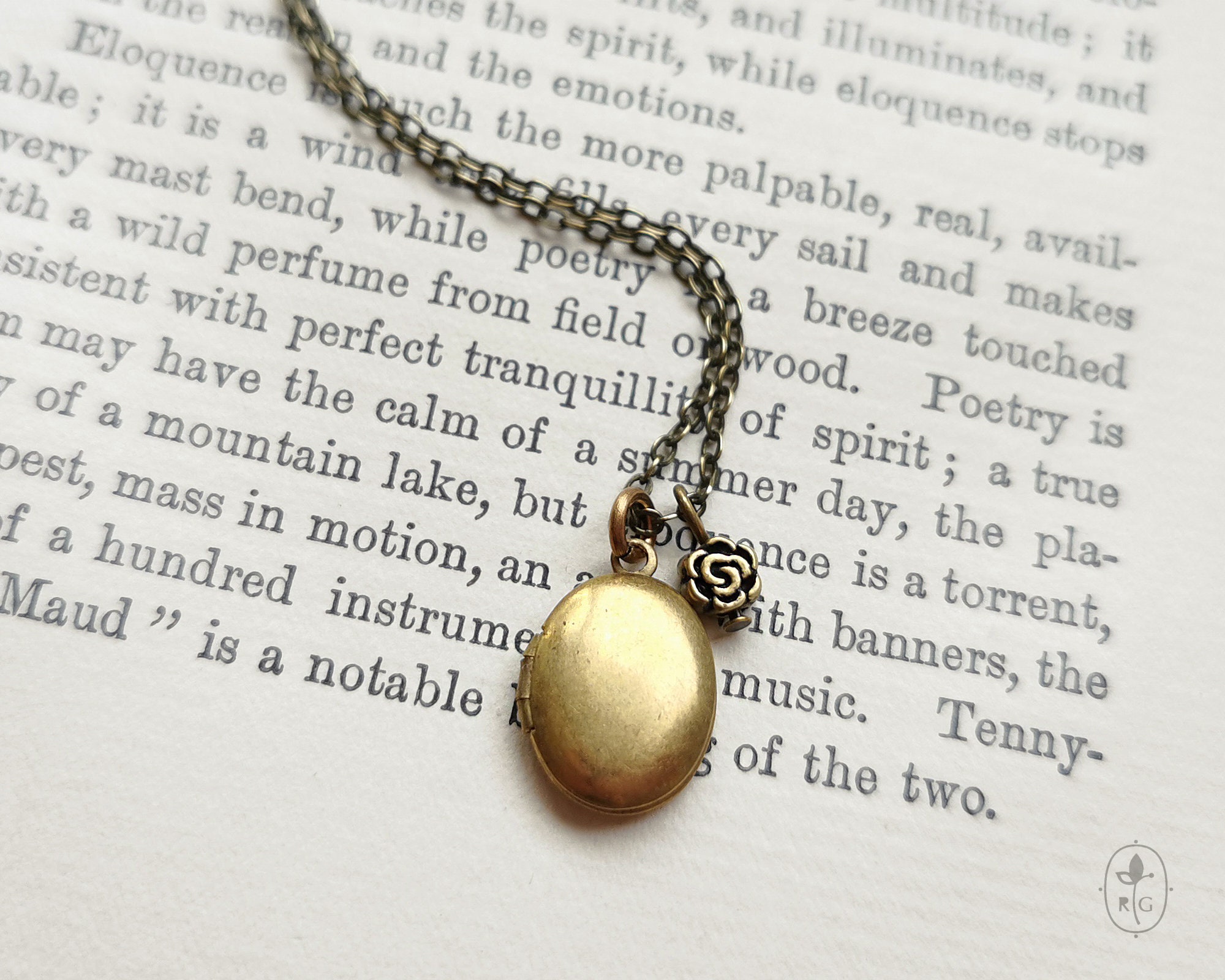 Tiny Oval VINTAGE Brass Locket Rose Bead Small Locket for - Etsy