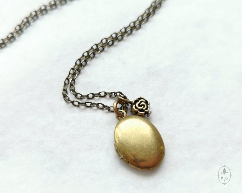 Tiny Oval VINTAGE Brass Locket Rose Bead Small Locket for - Etsy