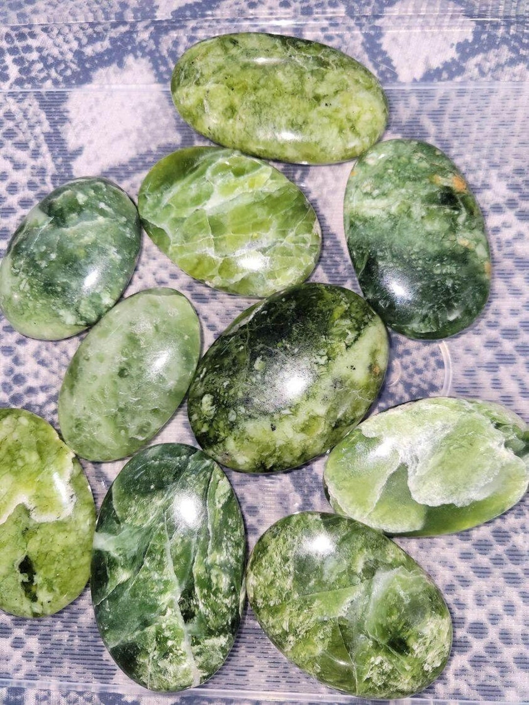 Grossular Green Garnet Palm Stone - Etsy