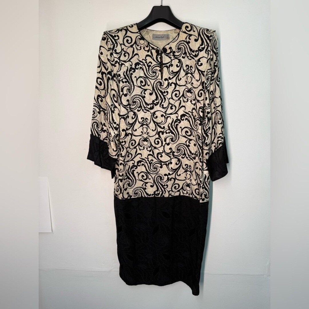 Silk Dress Loose Fit Bat Wing Sleeves Kimono Adrianna Papell Black and ...