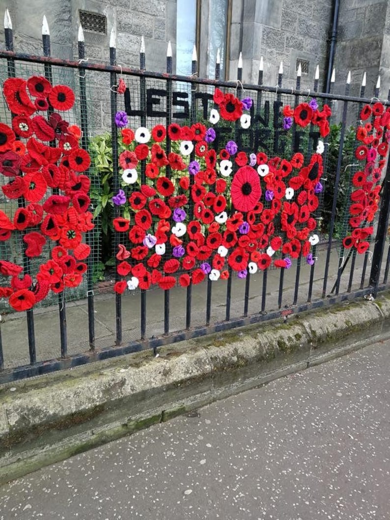 Remembrance Day 3D Crochet Poppy Pattern+video+pictures | Easy Memorial ...