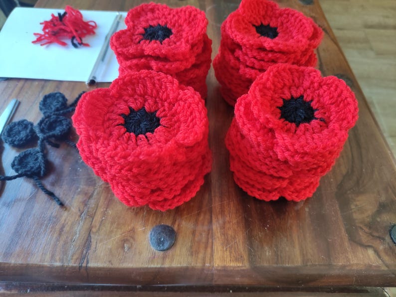 Remembrance Day 3D Crochet Poppy Pattern+video+pictures | Easy Memorial ...