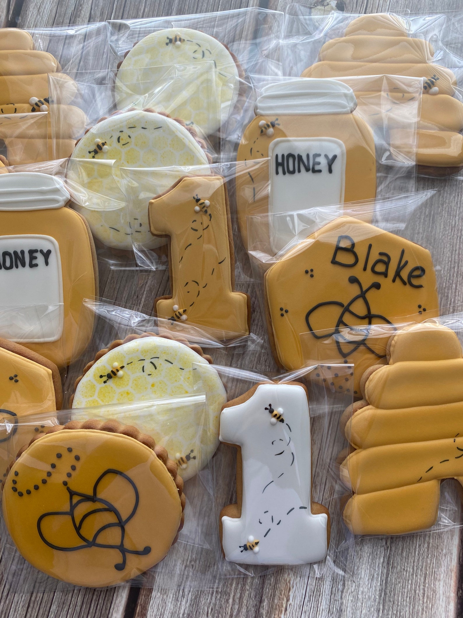 Bumble Bee Baby Shower Cookies: Bee Themed Set of 12 - Etsy