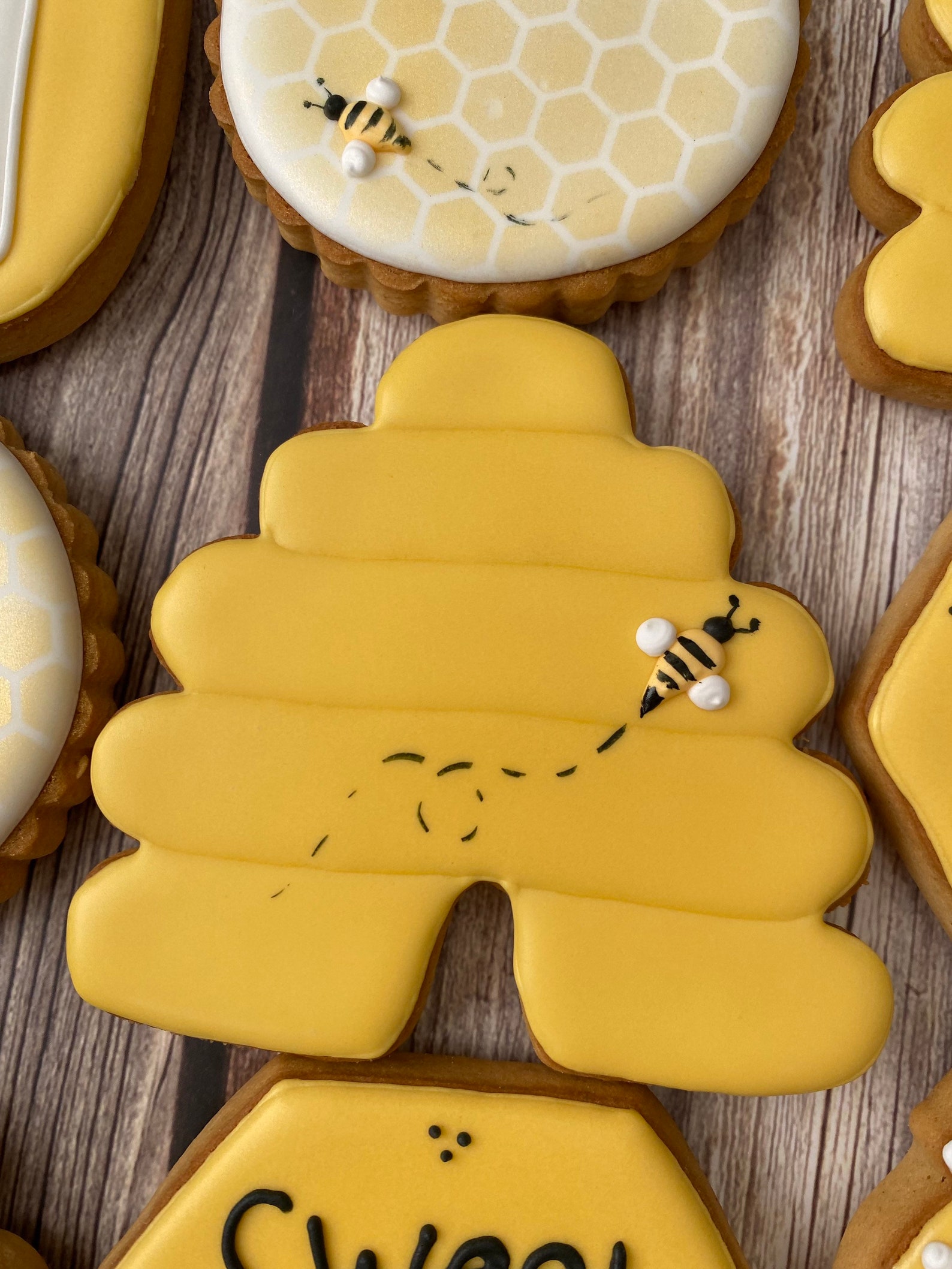 Bumble Bee Baby Shower Cookies: Bee Themed Set of 12 - Etsy