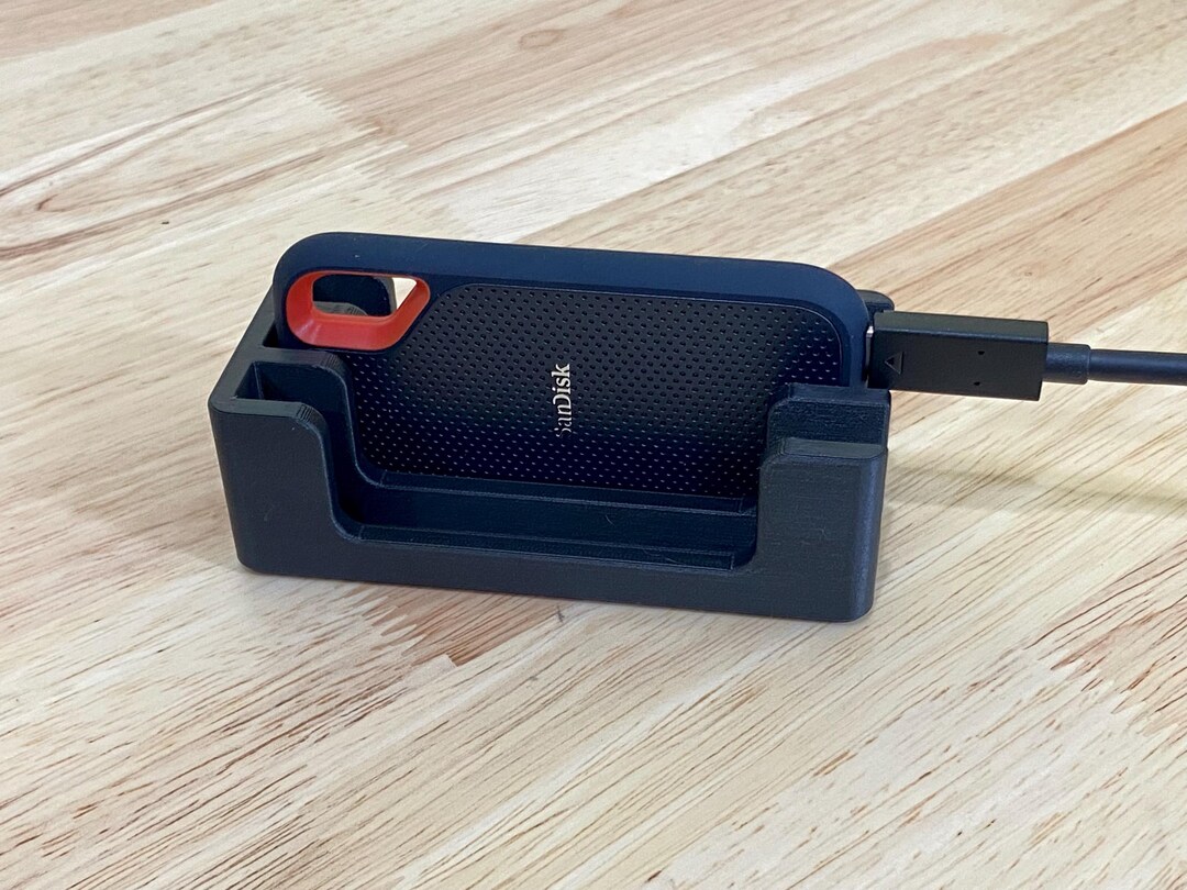 Sandisk Extreme Portable Desktop SSD Holder/organizer for Photographers ...