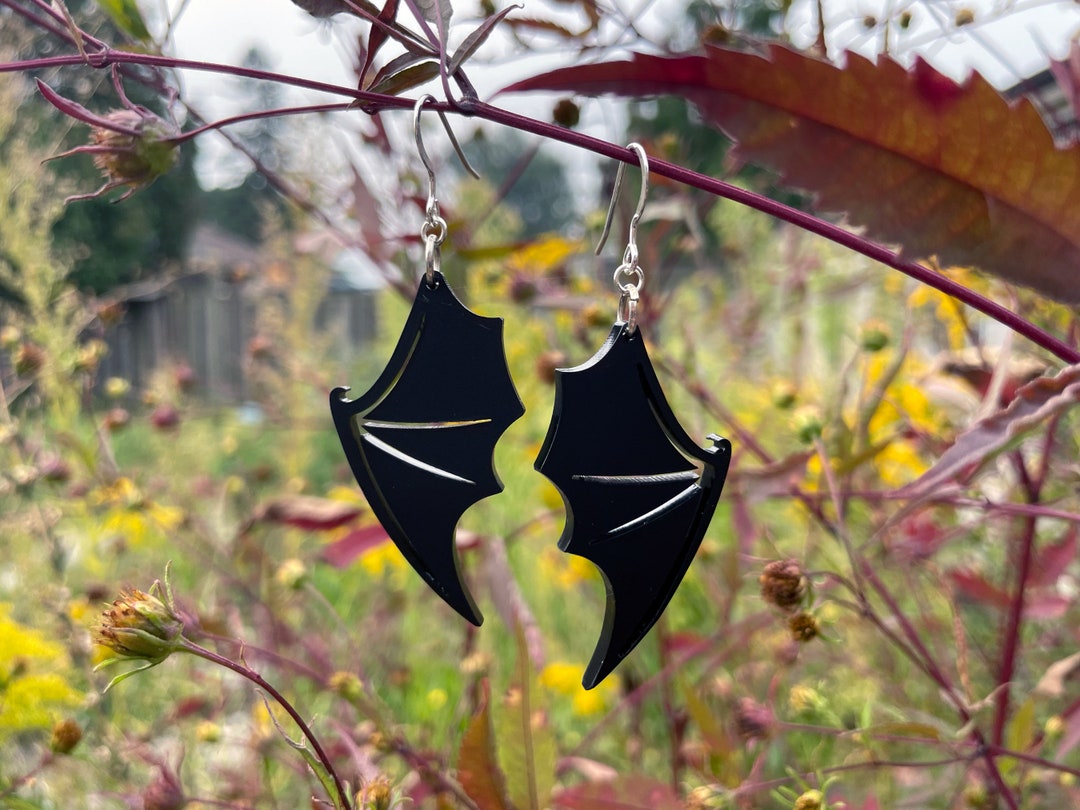 Bat Wings Earring / Cute Bat Halloween Dangle Earrings / - Etsy