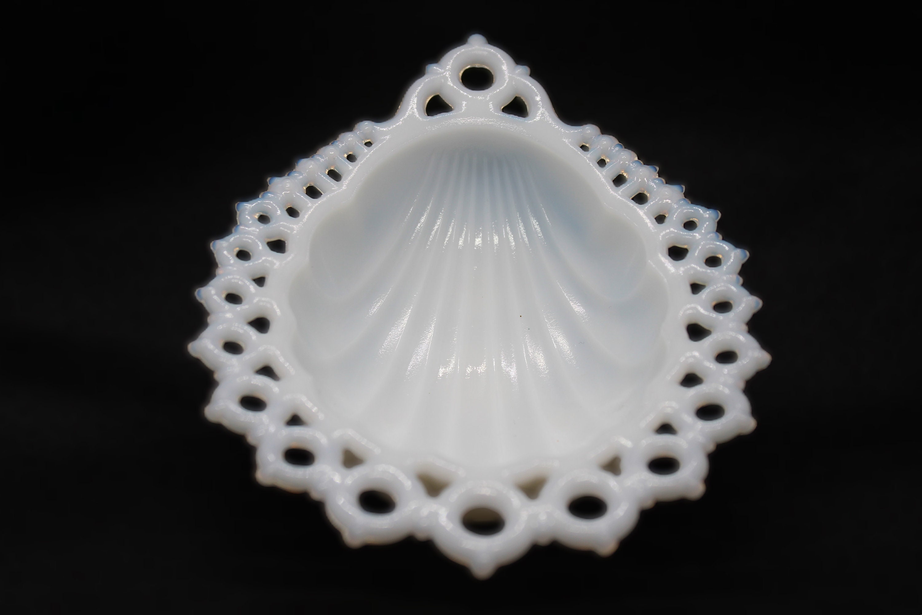 Vintage Westmoreland White Milk Glass Dish in Shell Design, Seashell ...