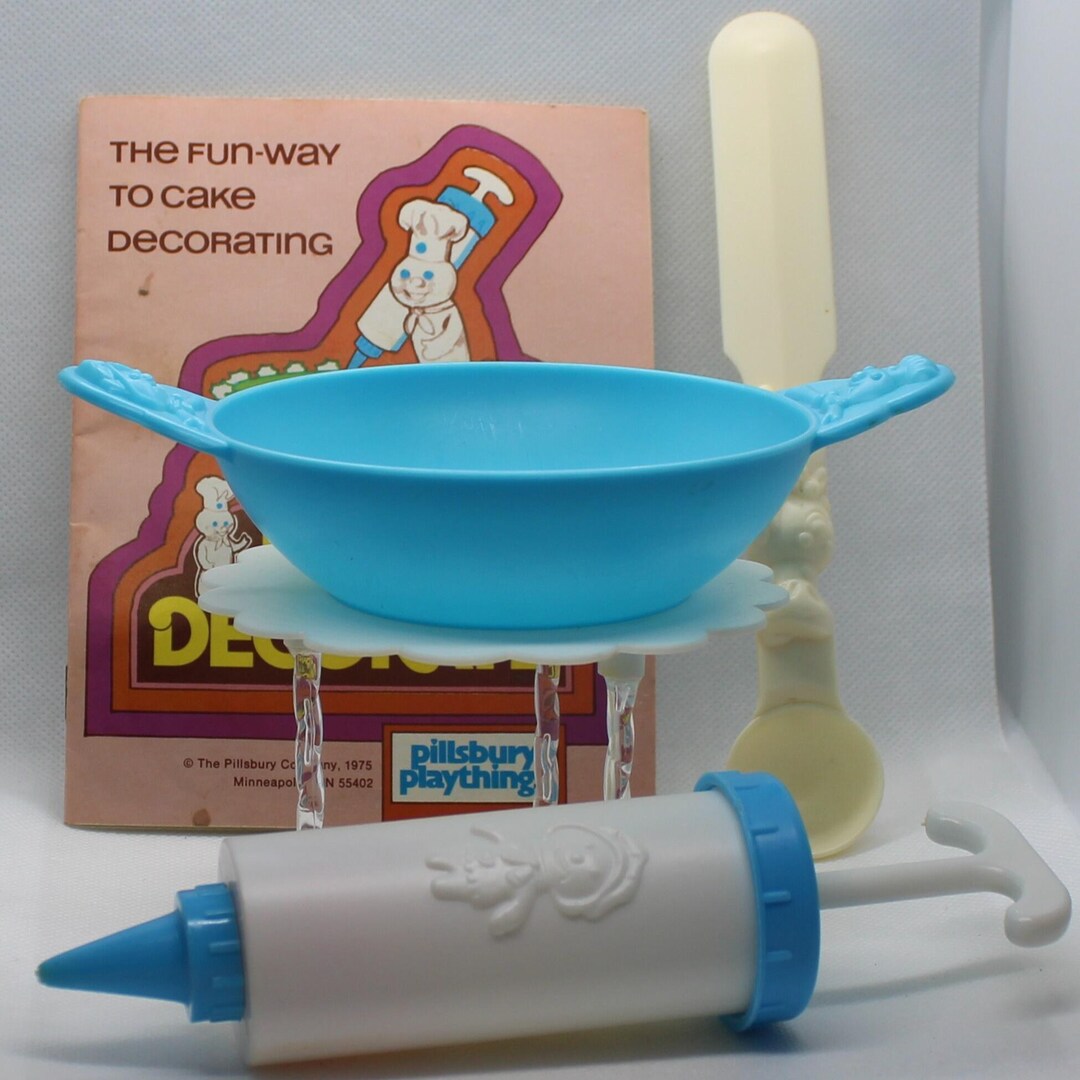 Vintage Pillsbury Playthings Bake & Decorate Kit Dough Boy Booklet 1975 ...
