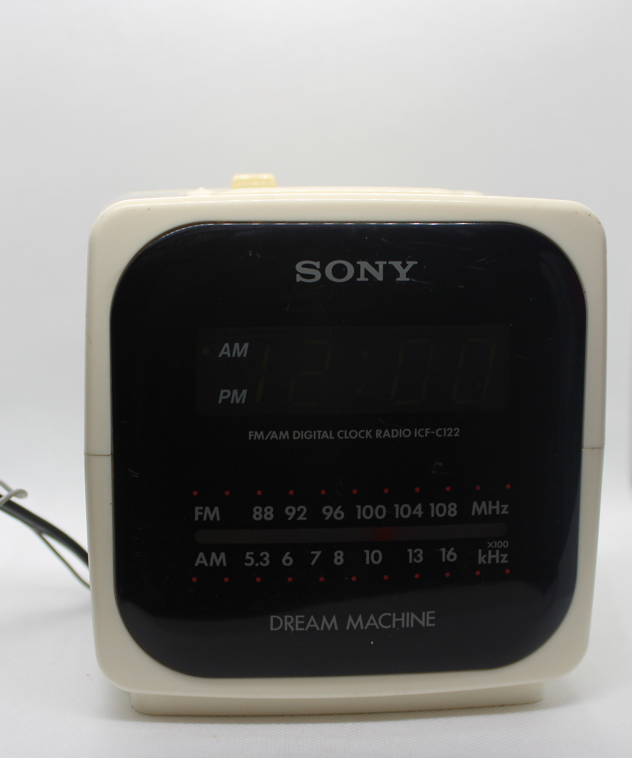 Vintage Sony Dream Machine Cube Alarm Clock Am Fm Radio Model ICF-C122 ...