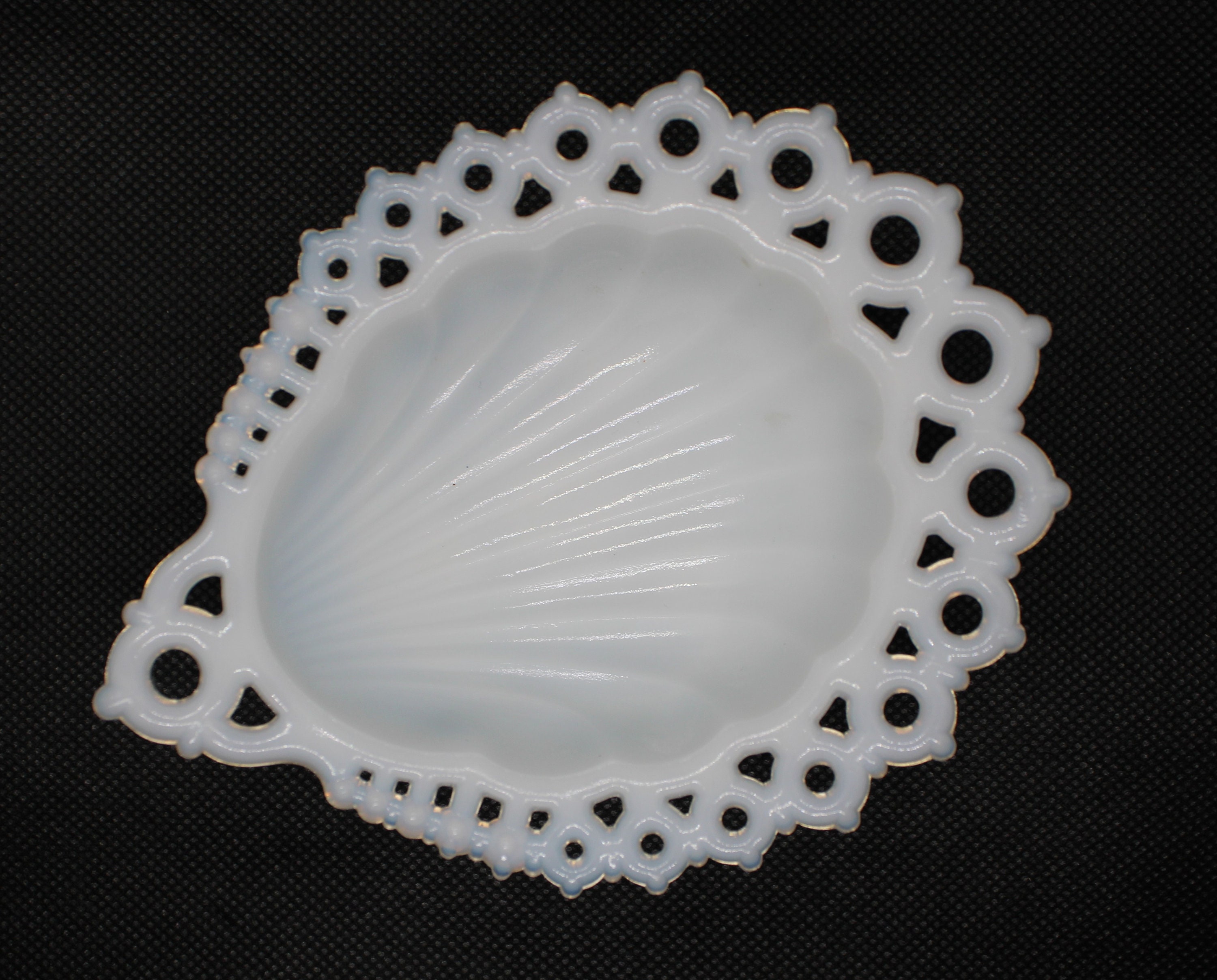 Vintage Westmoreland White Milk Glass Dish in Shell Design, Seashell ...