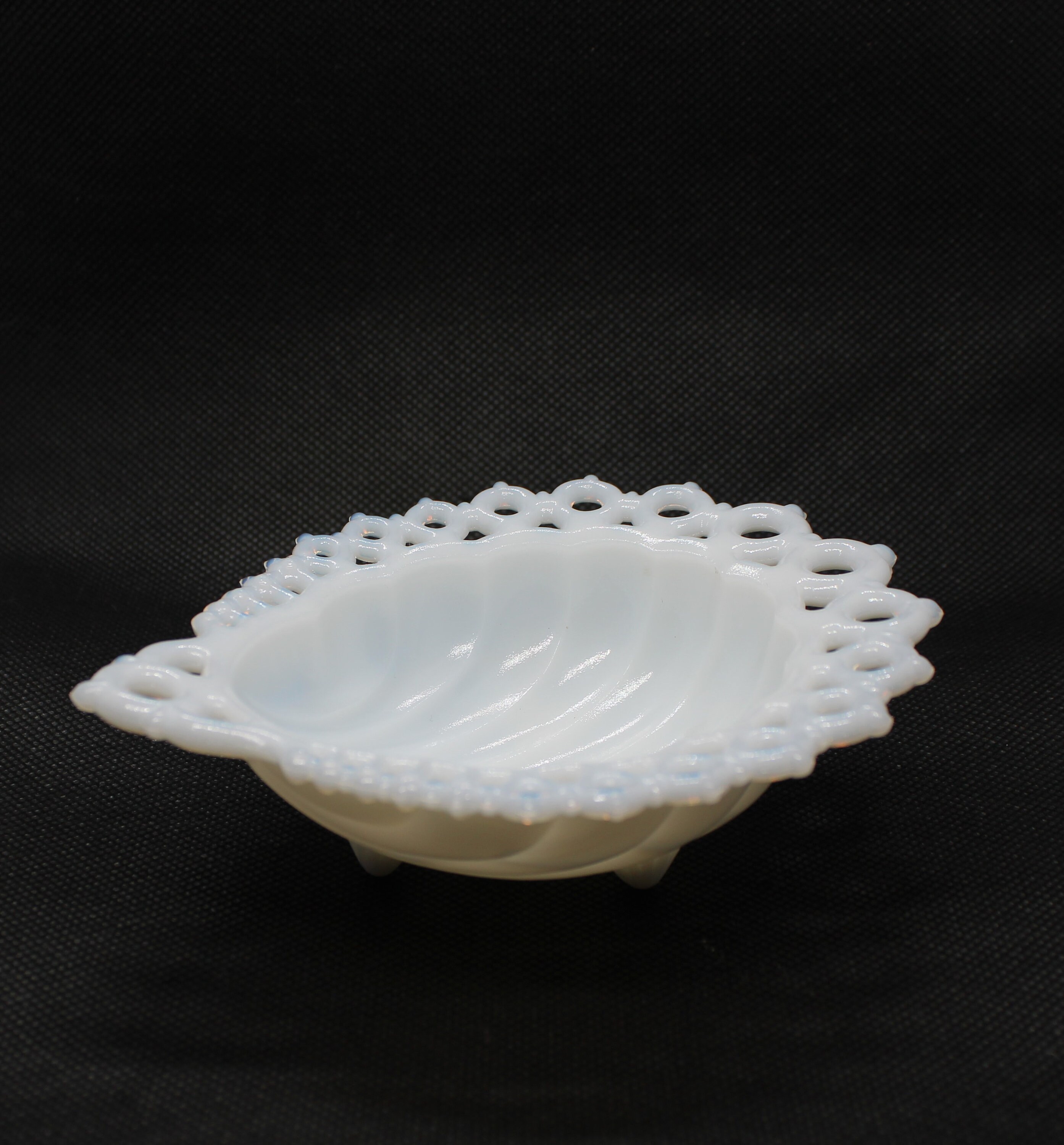 Vintage Westmoreland White Milk Glass Dish in Shell Design, Seashell ...