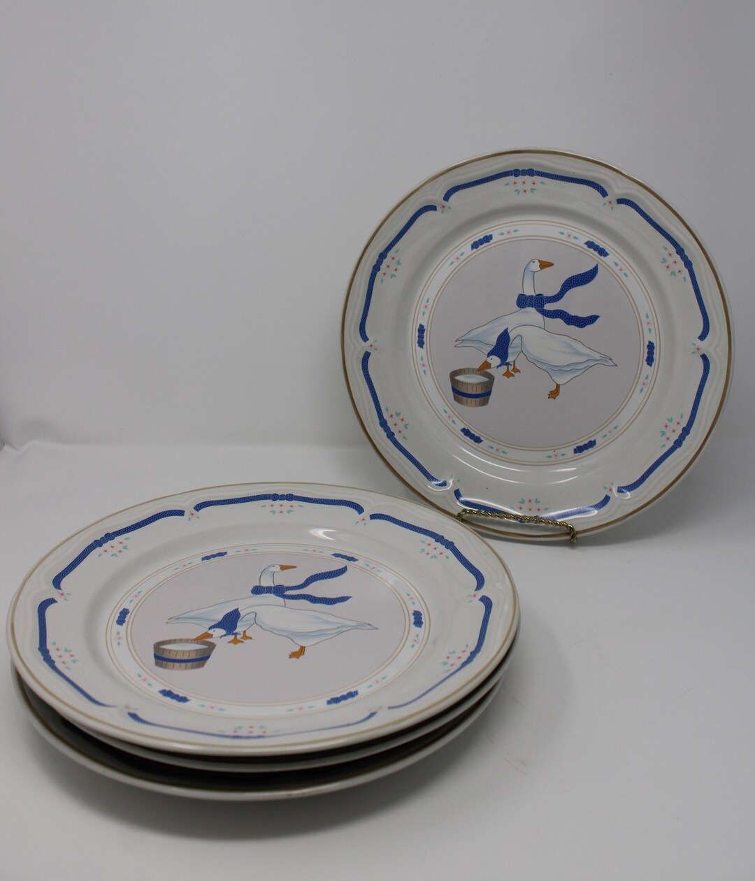 Set of 4 Newcor White Goose 10.5" Dinner Plates - White and Blue ...
