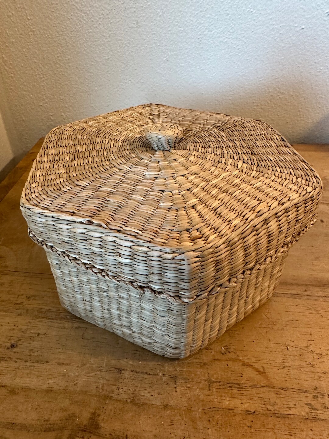 Vintage Boho Sweetgrass Medium Size Basket With Lid Handmade ...