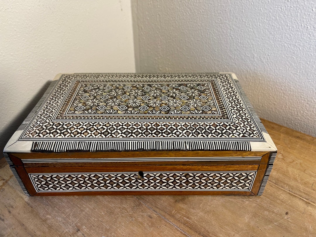 Vintage Middle Eastern Wood Jewelry or Trinket Box Handmade & Hand ...