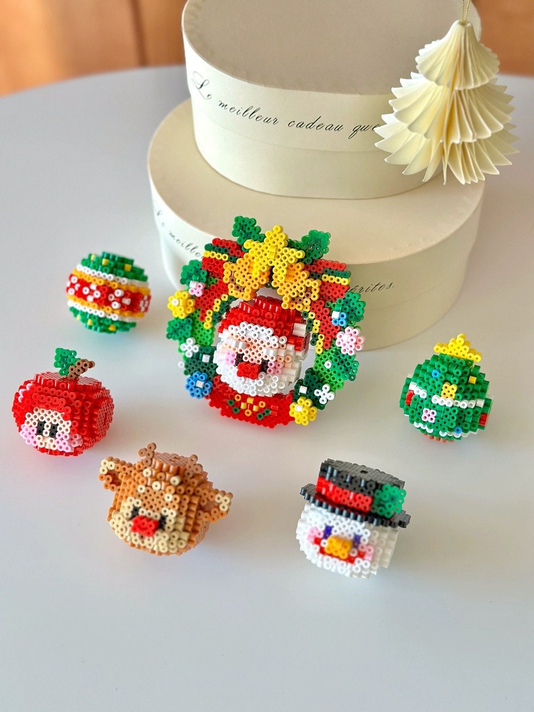 Interchangeable Customizable Christmas Wreath (6 Designs!) | 3D Perler ...