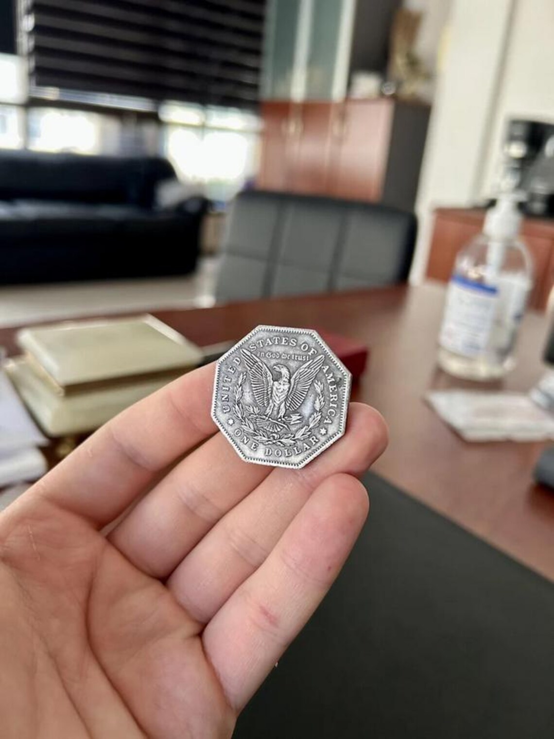 One Dollar Polygon Coin E. PLURIBUS UNUM Morgan USA Silver Plated Coin ...