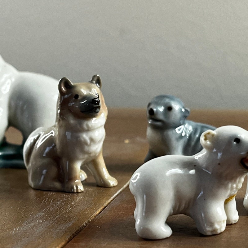 Wade Figures - Etsy