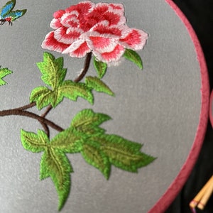 Handcrafted Chinese Traditional Embroidered Fan / Translucent Silk Fan ...