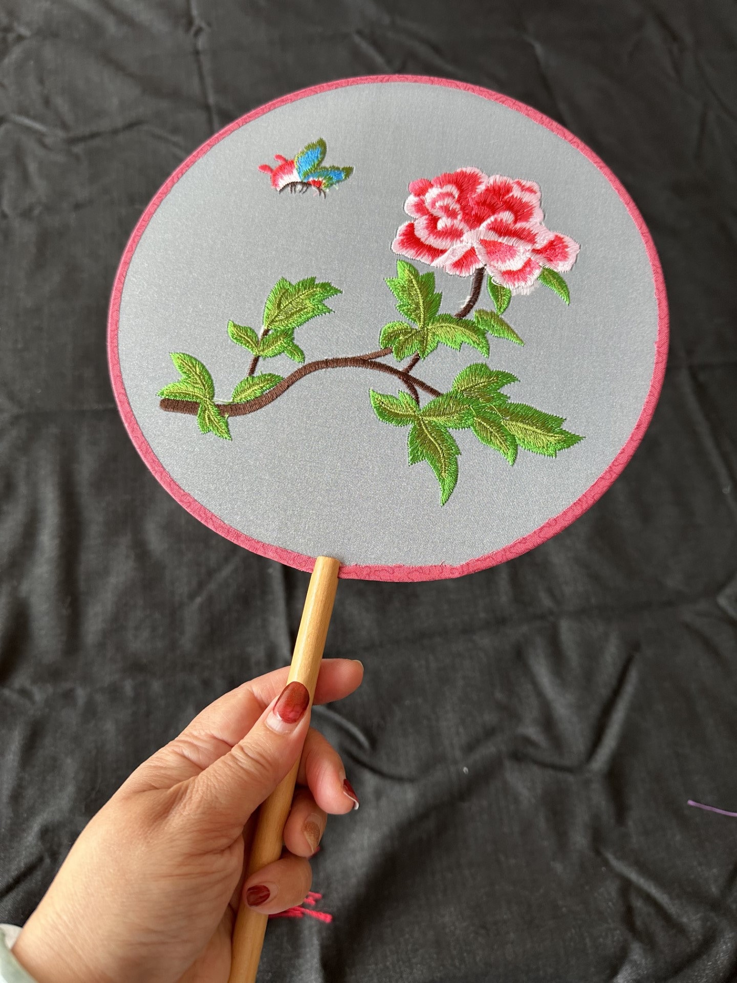 Handcrafted Chinese Traditional Embroidered Fan / Translucent Silk Fan ...